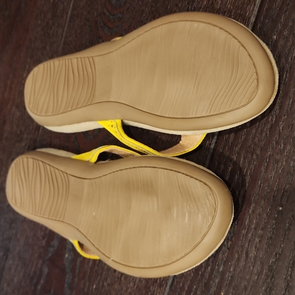 Shoes | Yellow Flip Flops Sz 7 | Poshmark